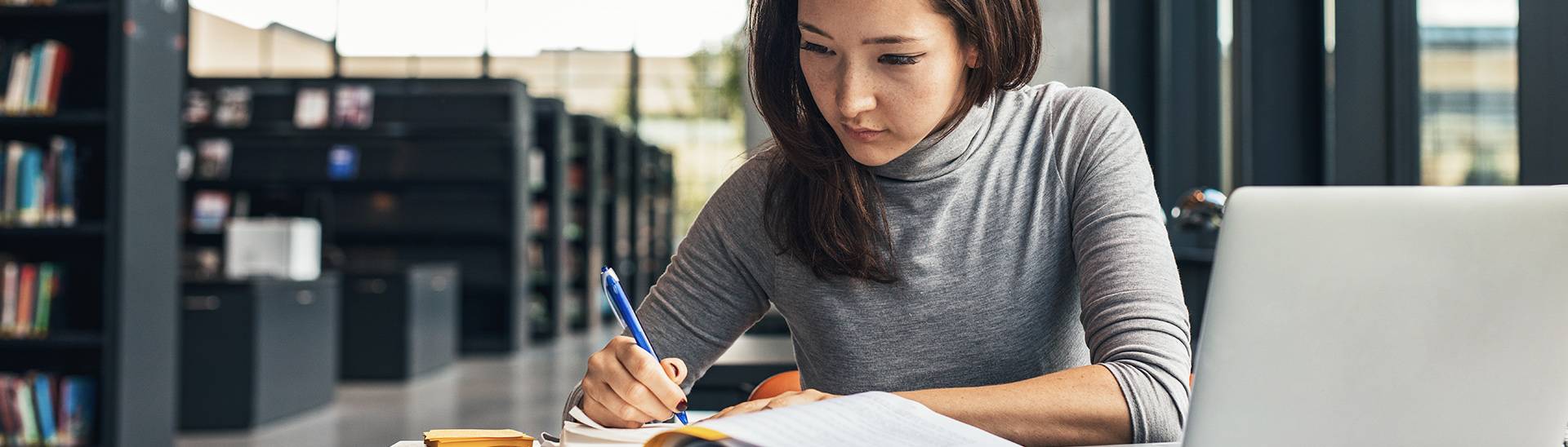 Cập nhập học phí học thạc sĩ EMBA năm 2025